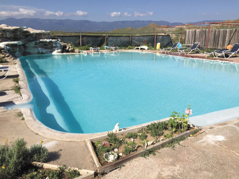 Places: Desert Reef Hot Spring – Colorado Central Magazine